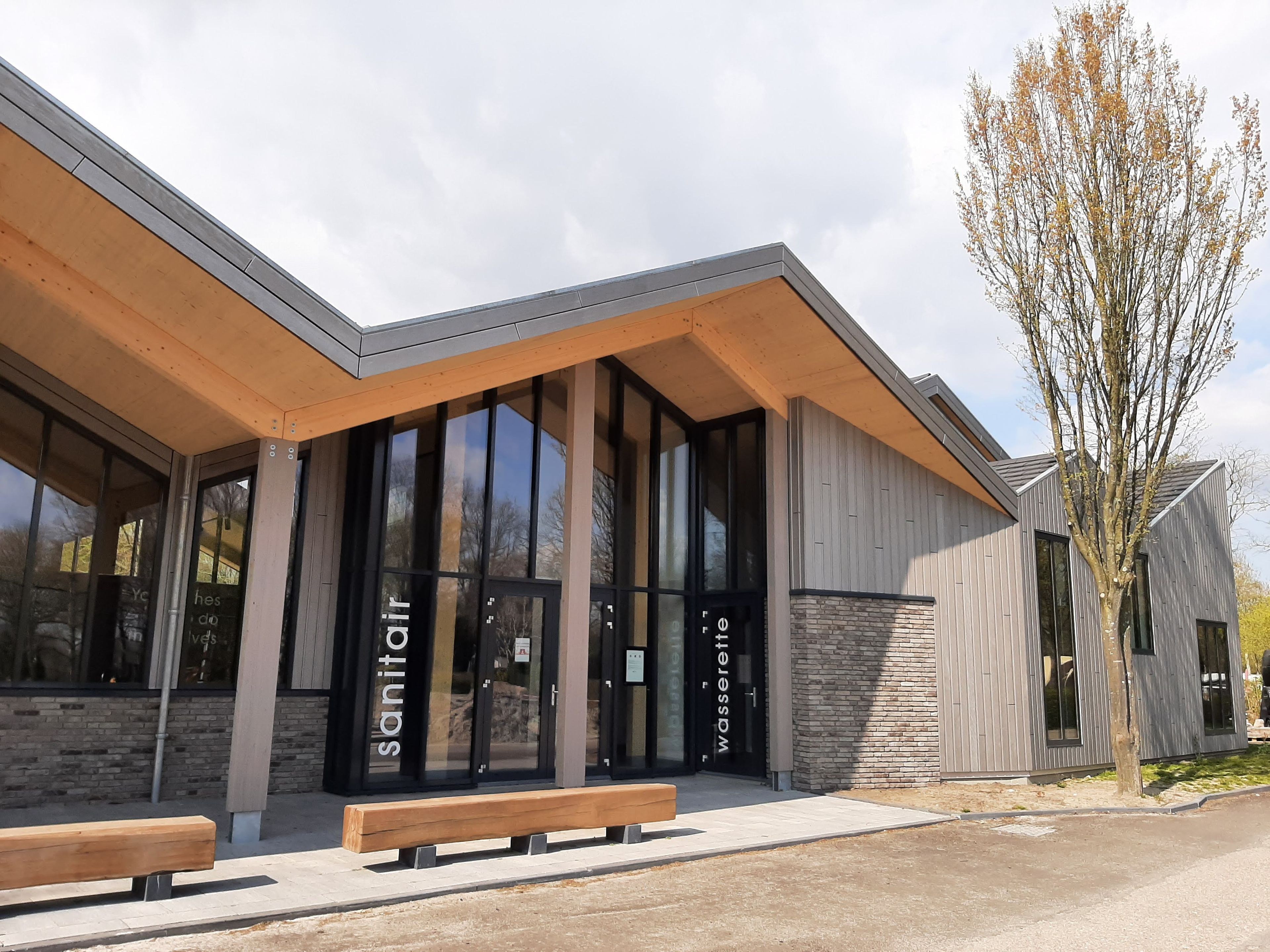 Vakantiepark Delftse Hout in Delft - the best offers!