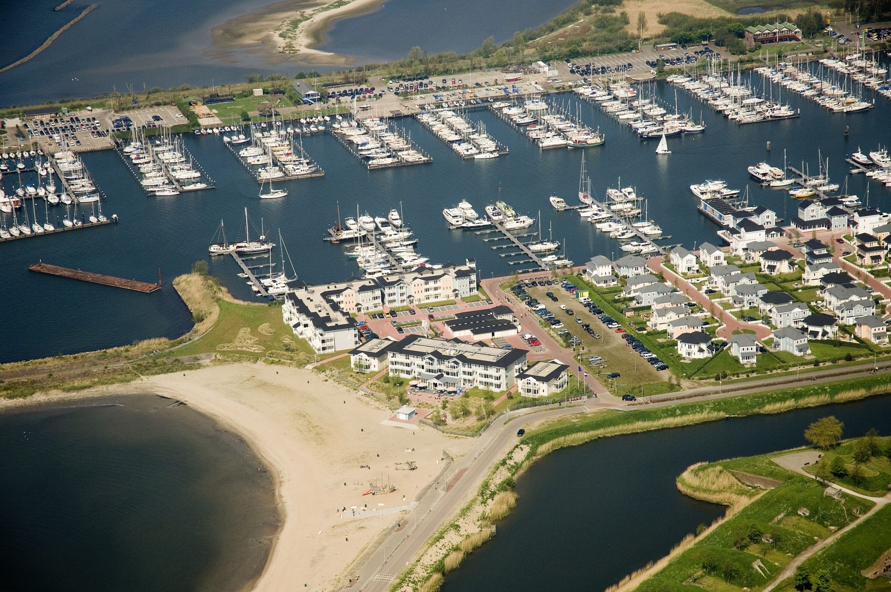 Roompot Cape Helius in Hellevoetsluis - BungalowSpecials